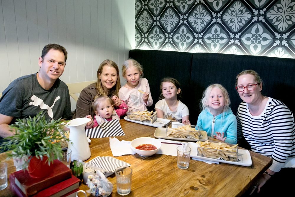 Mother's Day Mingara 2017 Photo Gallery - Mingara Recreation Club