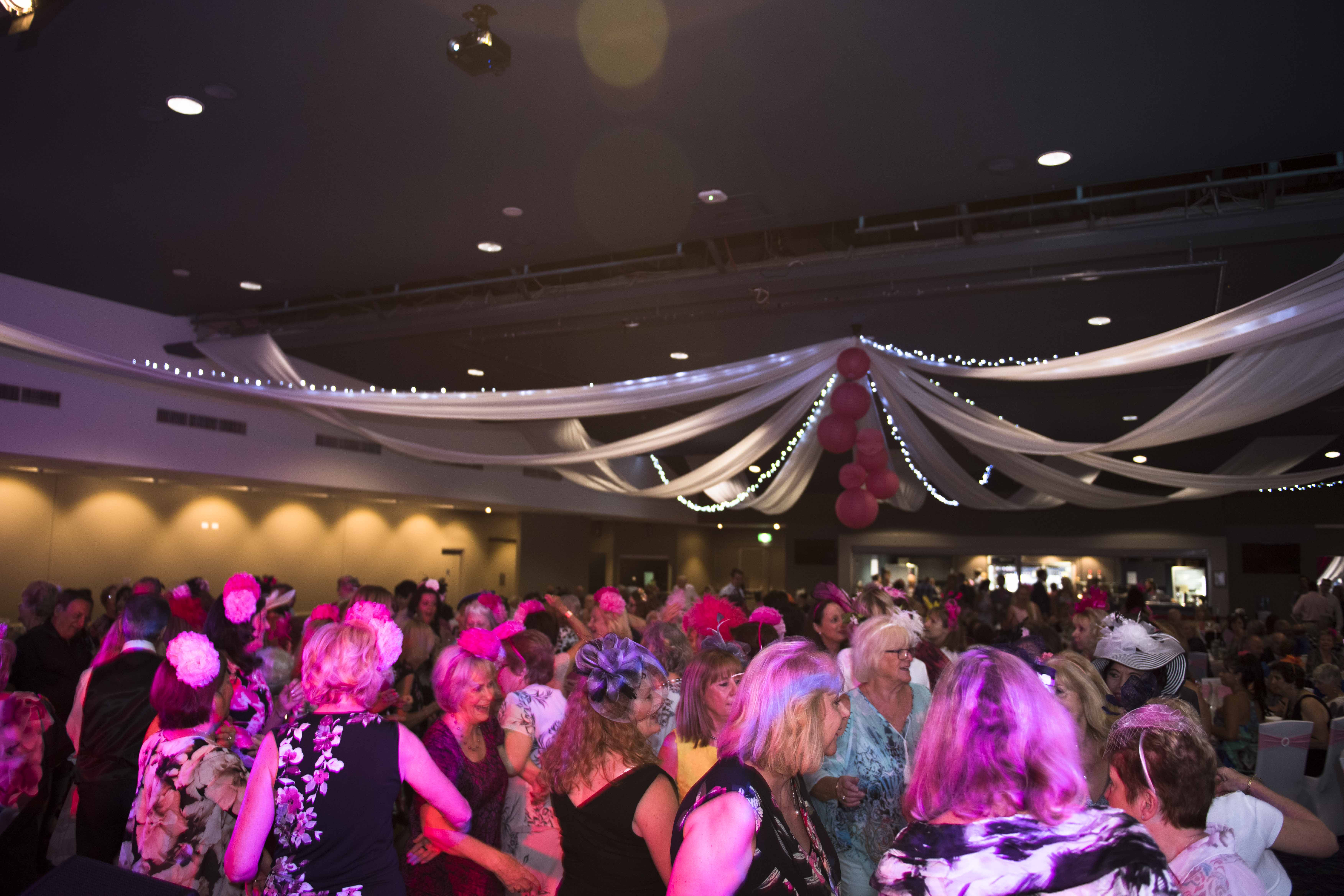 Mingara's Melbourne Cup Photo Gallery - Mingara Recreation Club