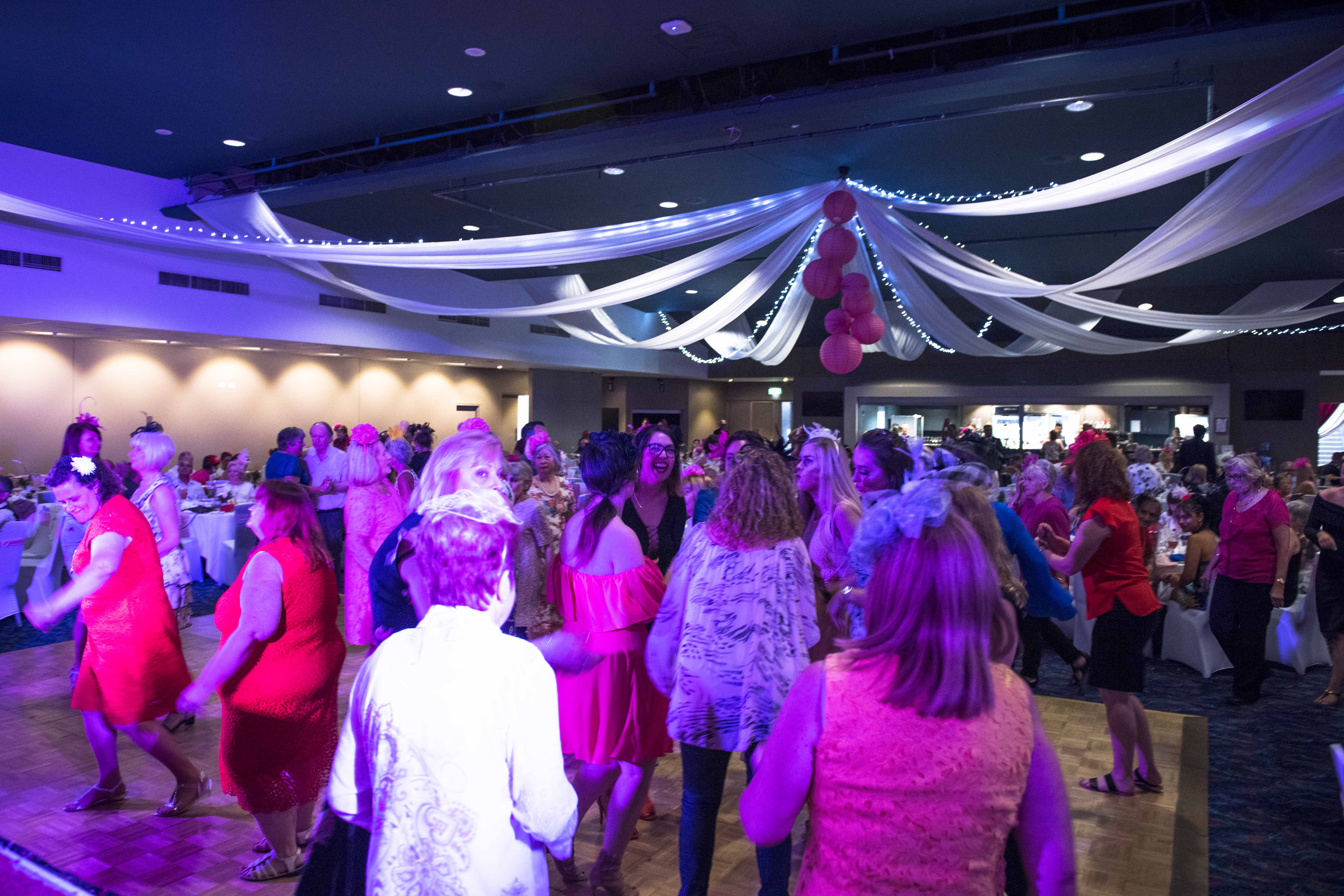 Mingara's Melbourne Cup Photo Gallery - Mingara Recreation Club